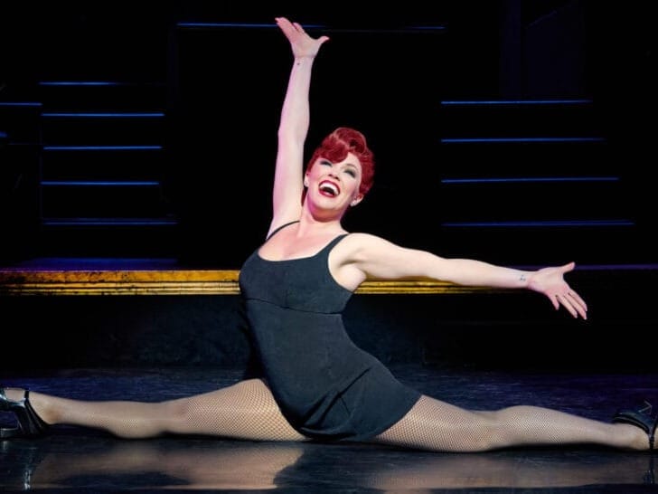 Robyn Hurder extends run in Broadway’s ‘Chicago’